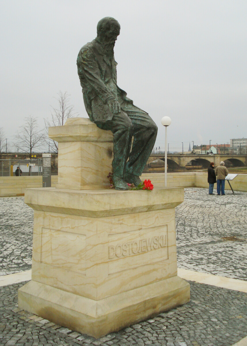 Dostojewski macht Baupause – bleibt Dresden treu – drki